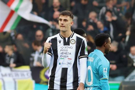 Lucca Udinese tutti sono pazzi per il centravanti bianconero Quale sarà