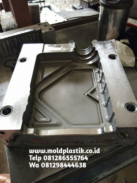 Jasa Pembuatan Mold Botol Atau Cetakan Botol Plastik Pt Sinergi Multi