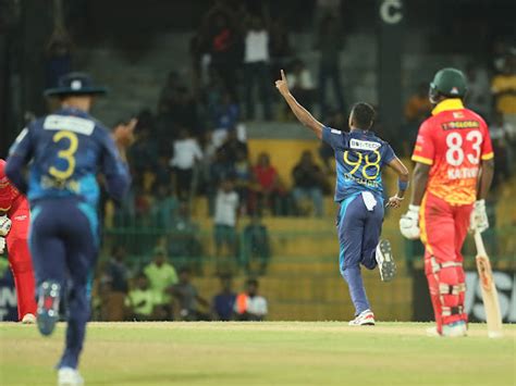 වර්ෂාව ශ්‍රී ලංකා ජයග්‍රහණයට හරස් වෙයි