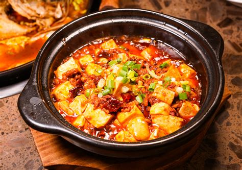 高雄 川漁人家烤魚川菜 驚艷道地川味麻婆豆腐 重慶師傅掌廚好吃高雄川菜 美食好芃友芃芃
