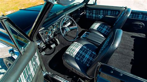 This 1972 Chevy K5 Blazer Restomod Says Bronco Who Carscoops