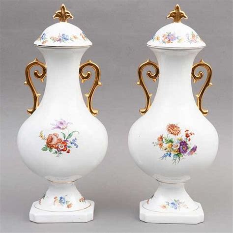 Par De Tibores Siglo Xx Elaborados En Porcelana Blanca Acabado