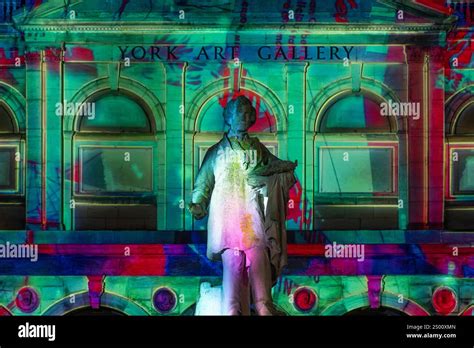 York Art Gallerys Façade Is Transformed With Colorful 3d Projection
