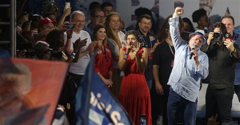 Lula Faz Ato Com Intelectuais Para Receber Apoio Lista Inclui André