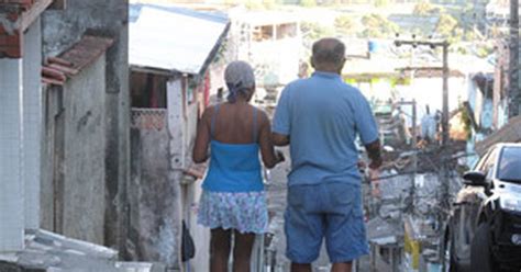 G Graças a Deus não teve tiro diz morador de morro após invasão no RJ notícias em Rio de