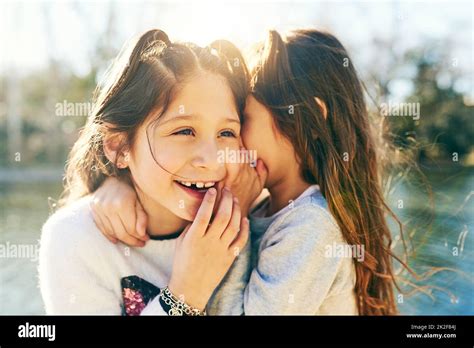 Ich Teilte Meine Geheimnisse Mit Meiner Schwester Ein Kurzer Schuss