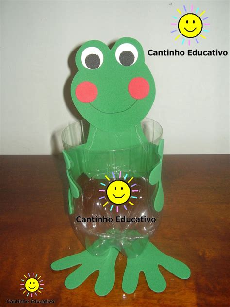 SAPINHO DE GARRAFA PET CANTINHO EDUCATIVO