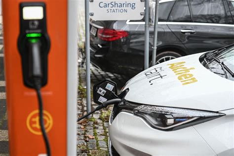 Renault Le Groupe Annule Lintroduction En Bourse De Sa Filiale Ampere