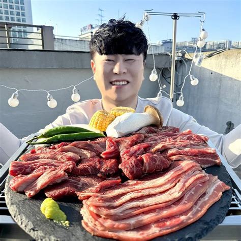 스치니들 명절에 맛있는거 많이 먹었어 나는 고기 좀 챙겨놨다가 육전 만들어 먹었어😋😋 역시 육전이 제일 맛있다 🤤