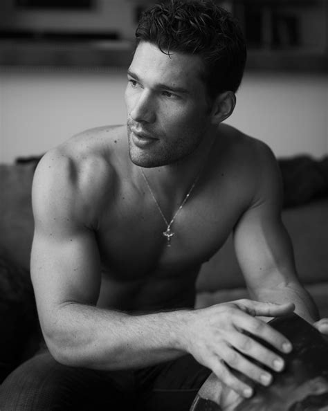 Lhomme Du Jour Aaron Oconnell