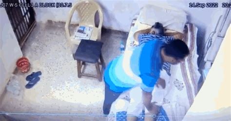 영상 구치소를 호텔처럼독방서 마사지 받는 인도 장관 황제 수감 논란