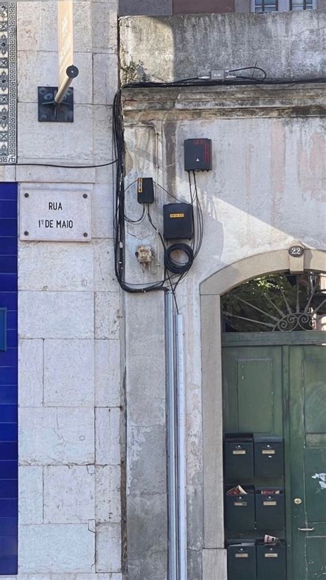 Épinglé Par Vivi Cardozo Sur Puertas Y Ventanas En 2024 Lisbonne