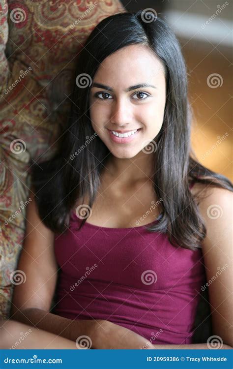 Bella Giovane Ragazza Indiana Fotografia Stock Immagine Di Sicuro Capelli 20959386