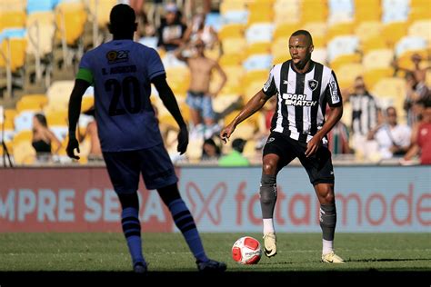 Botafogo Vence Clássico Contra O Flu Mas Perde Vaga Para O Vasco