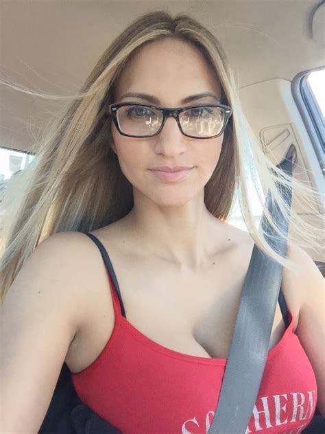 Photos Of Sexy Hot Girls With Big Cleavage And Boobs On