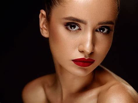 Cómo Conseguir Unos Labios Rojos Perfectos Muestras A Casa