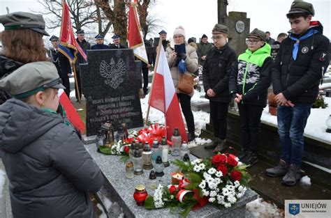 Znicze dla powstańców styczniowych zapłonęły w Wilamowie Wiadomości lokalne Konin