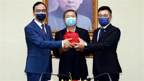 朱立伦正式接任国民党主席,发布新人事布局凤凰网视频凤凰网 朱立伦正式接任国民党主席,发布新人事布局凤凰网视频凤凰网