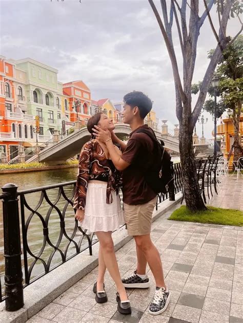 Liburan Seru Cassandra Lee Dan Ryuken Lie Intip Potret Kompak Ootd