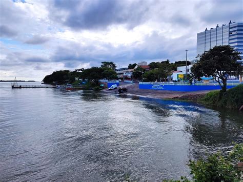Rio Paraná Usina Hidrelétrica De Porto Primavera Abre Comportas
