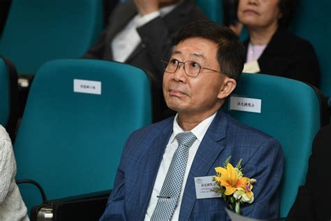 10 香港浸會大學基金