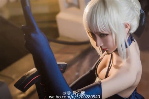 Cosplay N Ki M S Saber Tuy T P Trong Series Fate