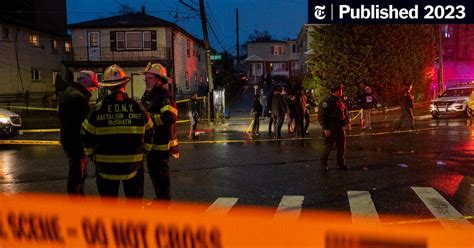 Queens Stabbing 5 Dead Including Suspect And 2 Officers Wounded