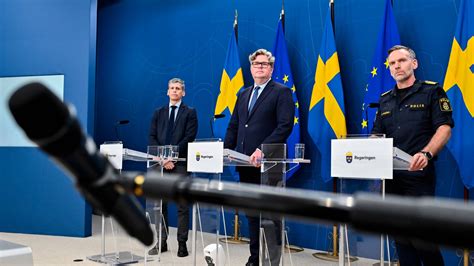 Det Svenske Sikkerhetspolitiet Holder Pressekonferanse Om