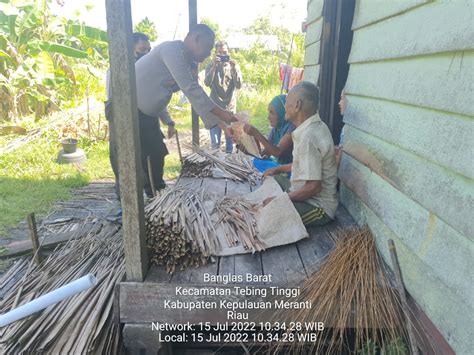 Peduli Masyarakat Polsek Tebing Tinggi Bantu Sembako Kepada Salah Satu