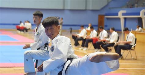 북한 전국 청소년 태권도선수권 대회 진행