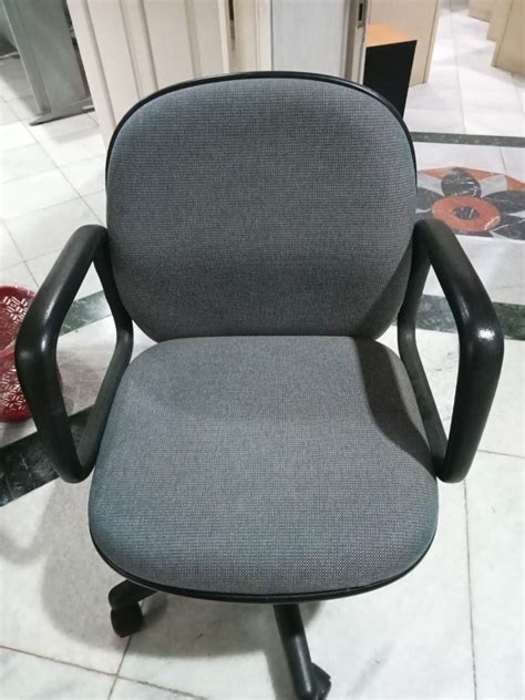 Beli Kursi Bekas Kantor Quantity Banyak Perabotan Rumah Di Carousell