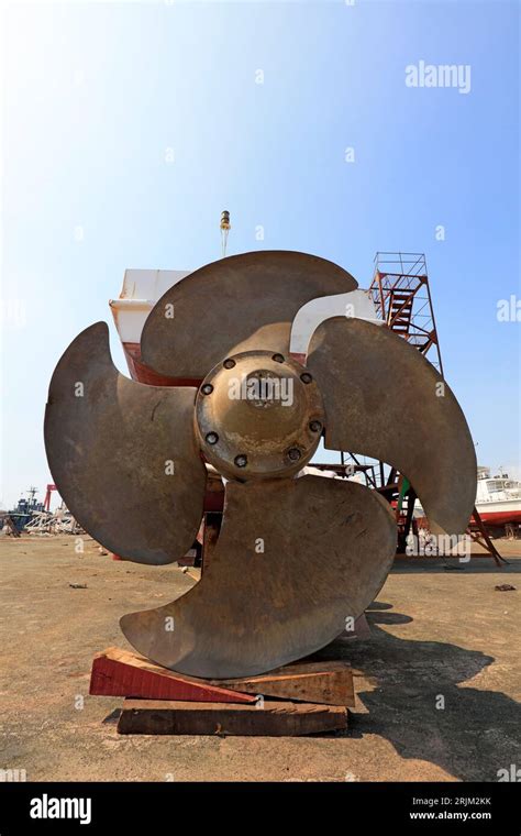 Propellers Drydock Hi Res Stock Photography And Images Alamy