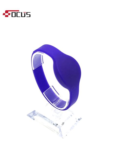 Durable Ntag215 RFID Cashless Payment Bracelets RFID Silicone Wristband