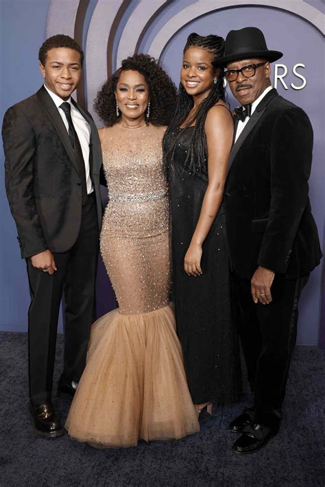 Angela Bassett Opens Up About Her Career Honorary Oscar And Twins