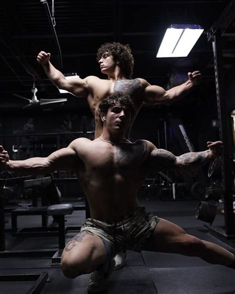Pin By Your Mother On Tren Twins Gym Inspiration Twin Brothers Gym