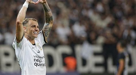 Com Golaços De Róger Guedes E Adson Corinthians Bate O Botafogo Sp E