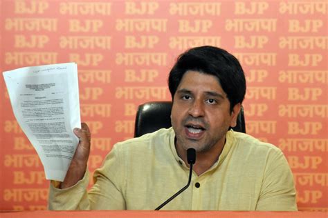 Aap Ka Paap Bjp Slams Delhi Govt Over New Liquor Policy