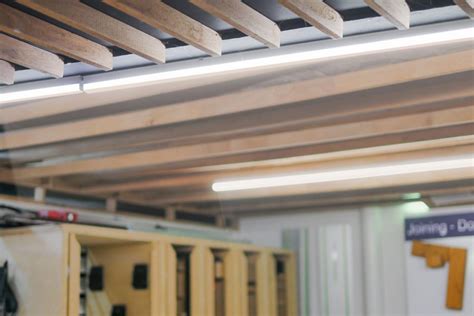 10 เคล็ดไม่ลับที่ช่วยให้ใช้ เครื่องมือช่าง อย่างปลอดภัย เครื่องมือช่าง เครื่องมือช่างไม้ คลัง