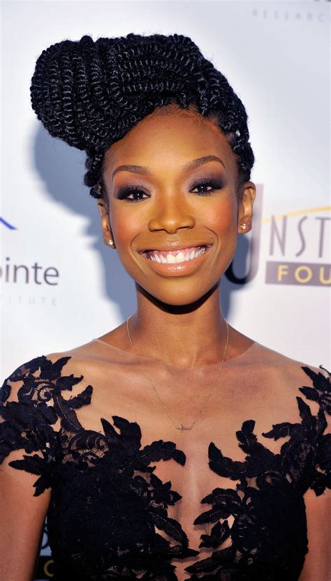 Brandy Norwood Tvs Top Stars Show Off Bright Lips And Bronze Eyeshadow At Paleyfest