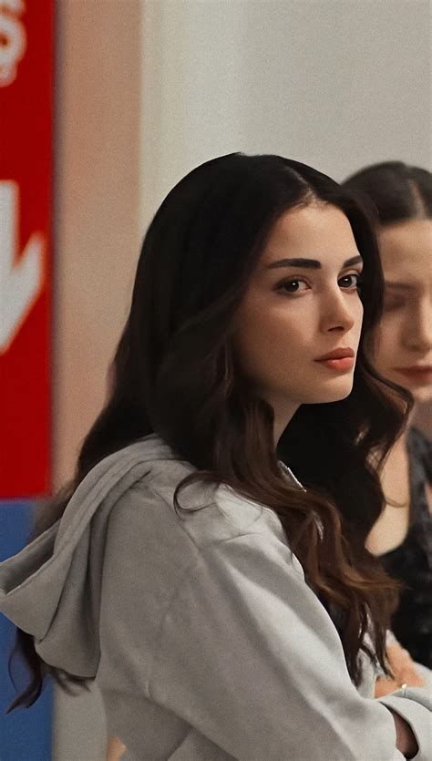 F Adlı Kullanıcının 𝚃𝚞𝚛𝚔𝚒𝚜𝚑 𝚊𝚌𝚝𝚘𝚛 Panosundaki Pin Tumblr Kızları