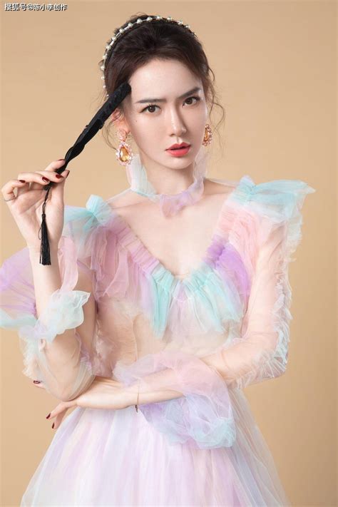 戚薇时尚写真美艳动人娇俏妩媚身材太完美了 搜狐大视野 搜狐新闻