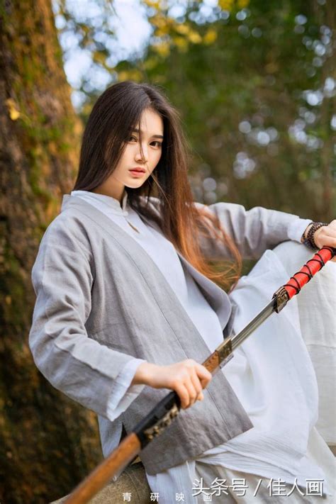 俠女造型古裝長發美女清純校花網紅女主播萌妹子女神私房自拍學生 每日頭條
