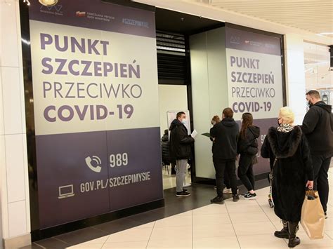 Polska ciągle daleka od wprowadzenia certyfikatów i obowiązku szczepień