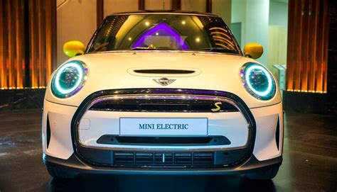 Bmw Group Malaysia Introduces Updated Bmw 3 Series Variants And Mini