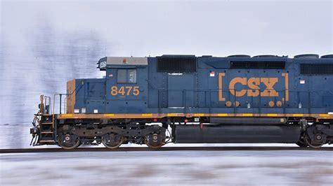 Pacing A Csx Sd40 2 Youtube