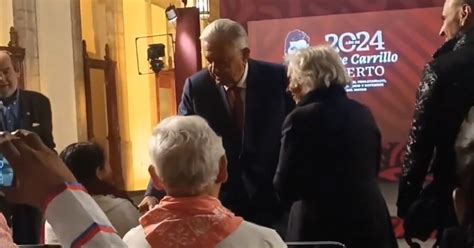 Así Fue El Efusivo Abrazo Con El Que Amlo Rompió El Protocolo Para