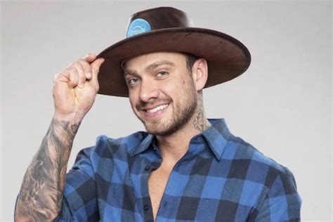 Confinado Vini Buttel Tem Suposto Vídeo íntimo Vazado Plena Mulher