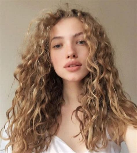 CLEAN NATURAL ORGANIC BEAUTY WHAT S THE DIFFERENCE Curly Hair