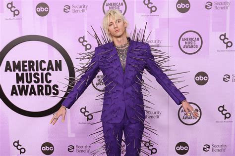 Machine Gun Kelly Nailed It In A Pin Up Suit At The American Music Awards British Gq