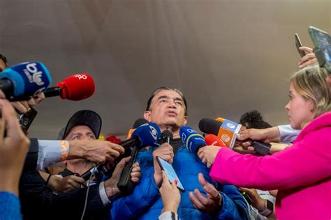 Elecciones Colombia Bolívar Y Petro Caen En Bogotá